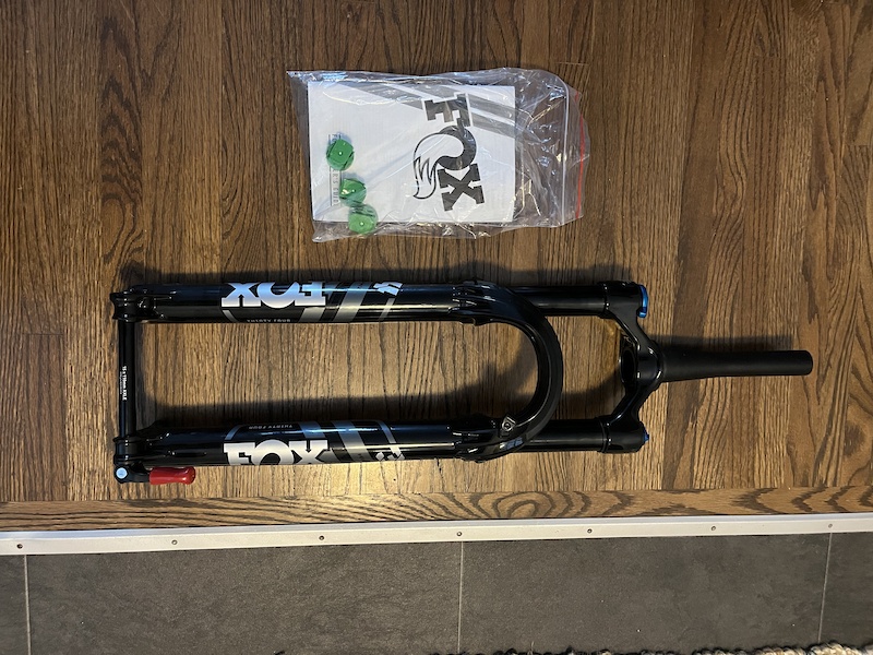 2022 New Fox 34 Performance Fork with Grip For Sale
