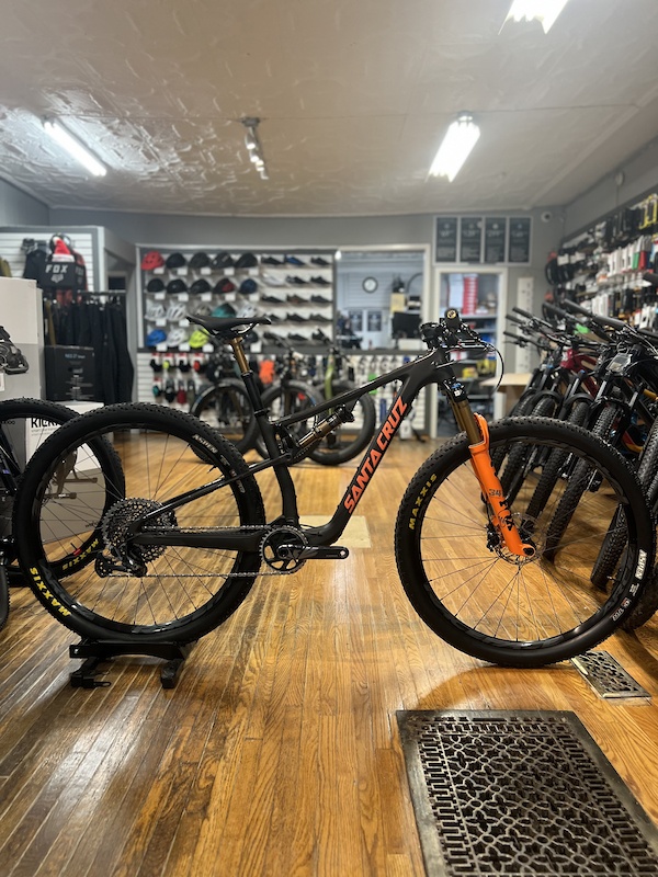 2022 Santa Cruz Blur CC Small Custom Build For Sale
