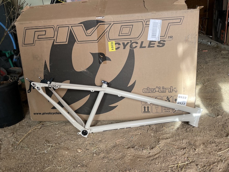 2022 Pivot dirt jumper For Sale