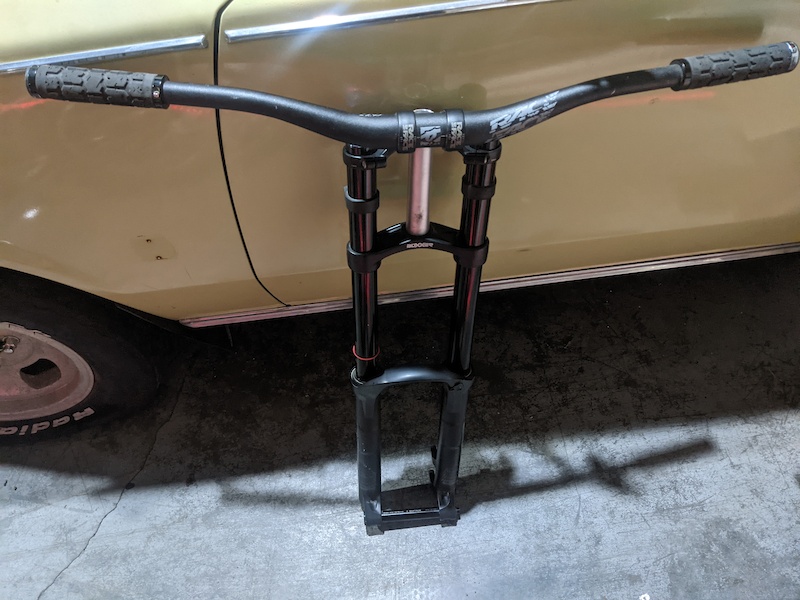 2018 Rockshox Boxxer 27.5 medium spring raceface bar Stem For Sale