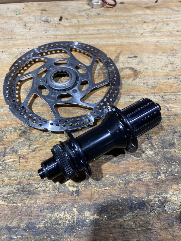 Dt Swiss 240 rear centerlock hub 135 qr For Sale