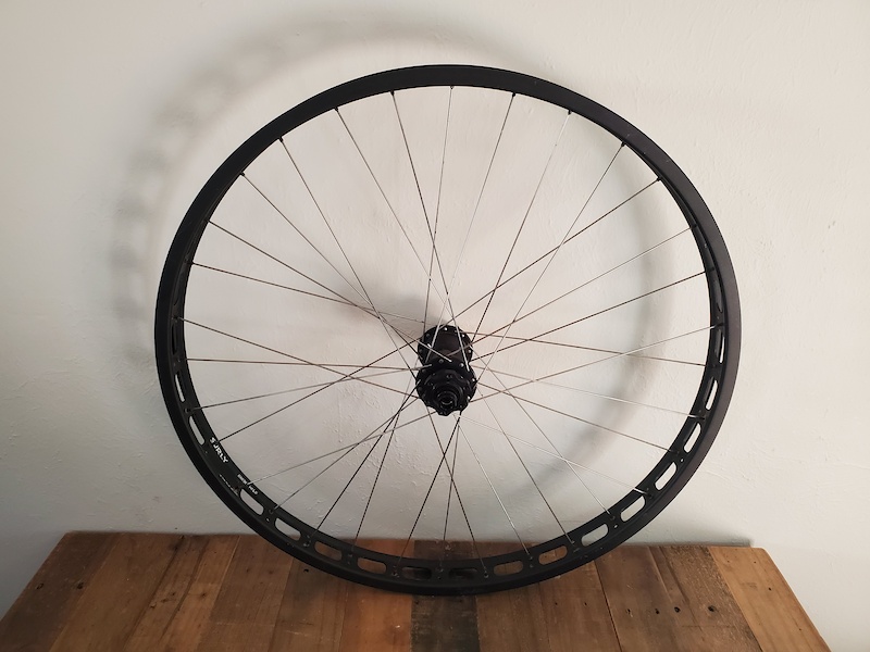 29+ Surly Rabbit Hole 50mm rim, 177mm Hope Fatsno For Sale