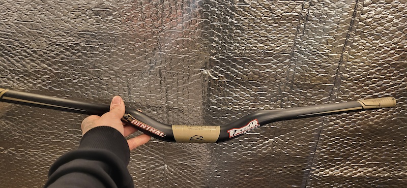 2022 Carbon renthal 800m bars 30mm rise For Sale