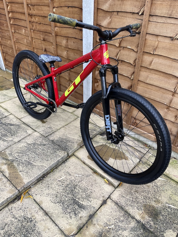 2022 GT La Bomba 26 inch Red Dirt Jump Bike Medium For Sale