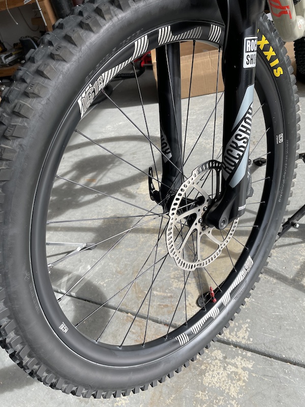 2020 e*13 LG1 Race EN Carbon Enduro Rims (30mm ID; 28 hole) For Sale