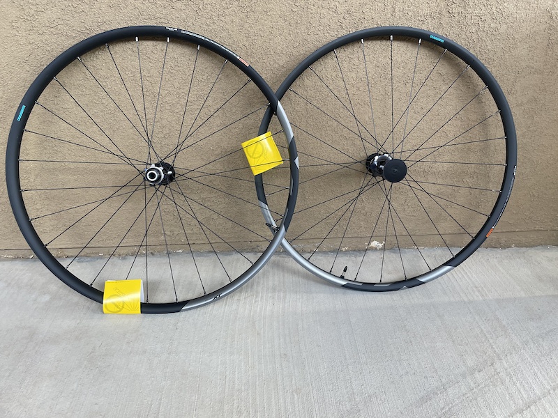 2023 Shimano XT wheel set For Sale