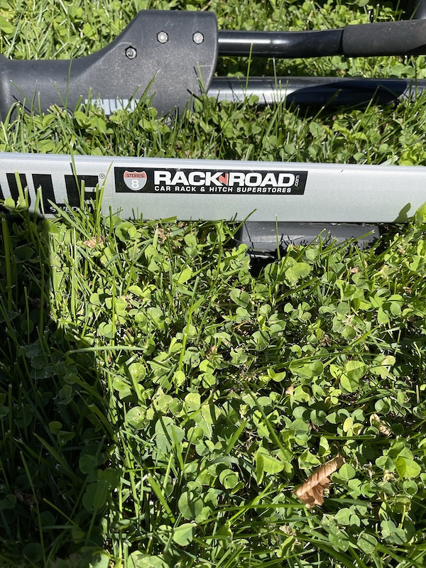 2016 Thule Rack System in great shape For Sale