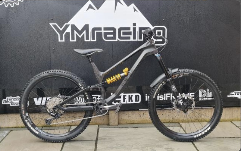 2020 Canyon Torque CF8 Large Ohlins Black For Sale