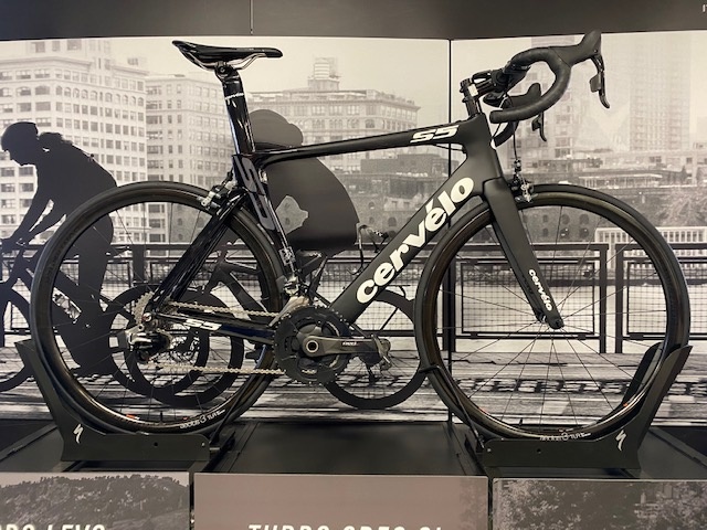 2016 Cervelo S5 w/SRAM Red eTap & Carbon wheels For Sale