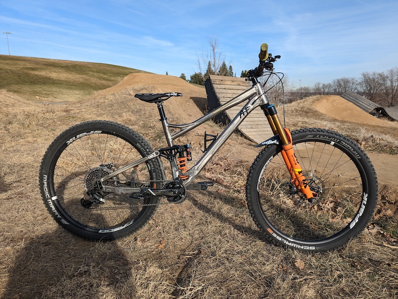 2020 Banshee Titan V3 Raw - M (Pedals & Saddle Added) For Sale