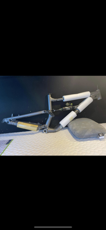 2022 Specialized status frame For Sale