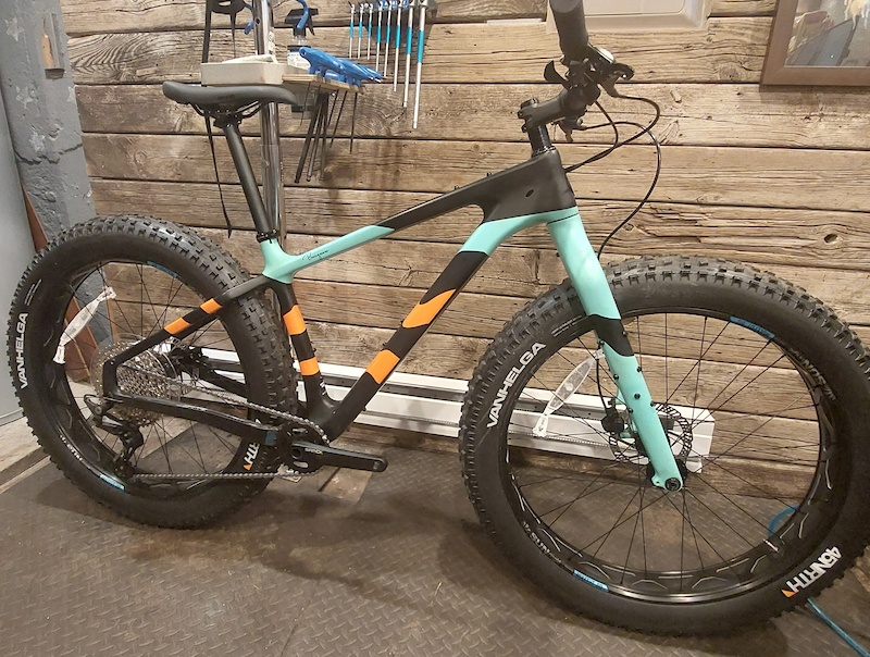 2020 Medium Salsa Beargrease Carbon With All New Parts For Sale
