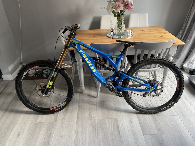 2017 Pivot Phoenix - Top Spec For Sale