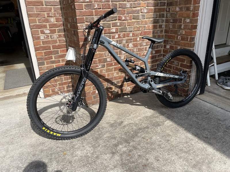 2020 Commencal Furious sz LG new frame! For Sale