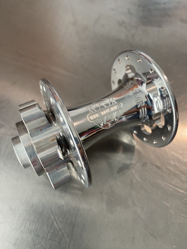 2020 White Industries XMR Front Hub 12 x 100mm 32h For Sale