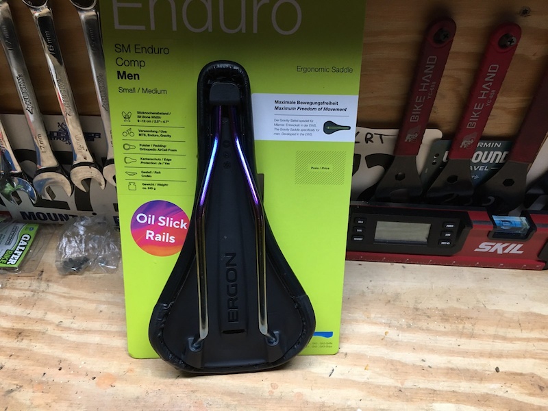 2022 ergon sm enduro comp 143mm oil slick rails For Sale
