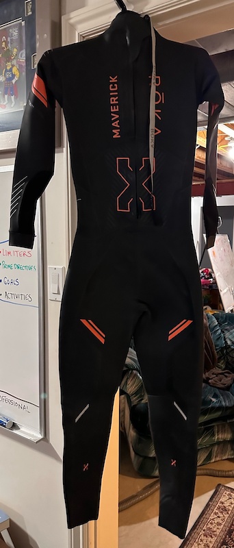 Roka Maverick X Triathlon wetsuit size medium For Sale