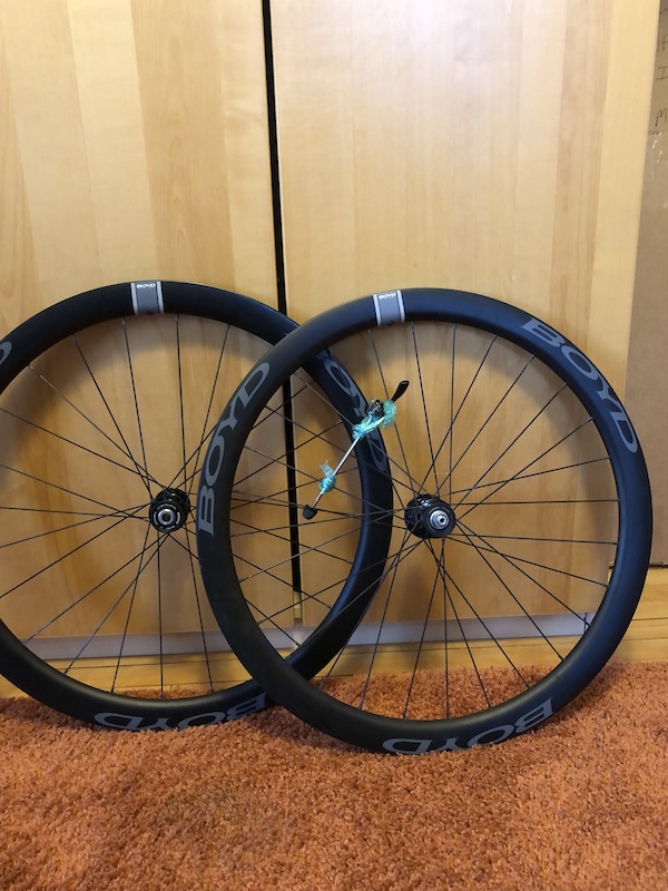New Price - Boyd 44 carbon White hubs disc wheelset For Sale