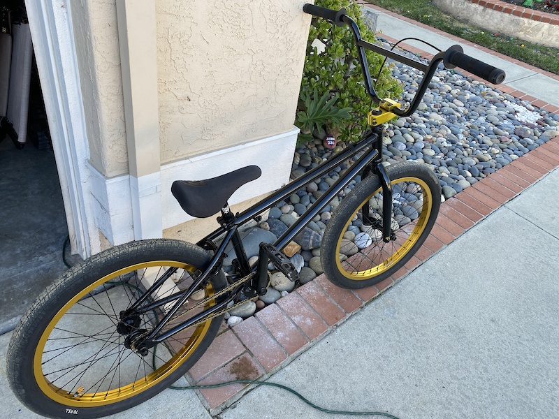 2022 Fit bike 22 full chromo frame black and gold For Sale