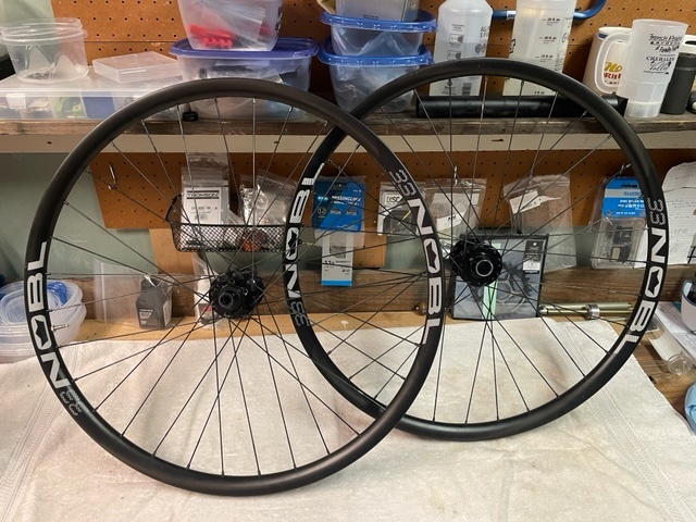 NOBL TR33 27.5 Carbon Rims w/Hope Pro 4 Hubs For Sale