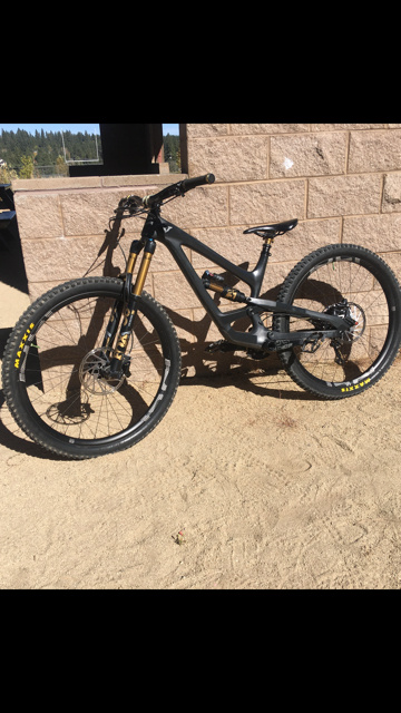 2019 YT Capra CF Pro Race Medium For Sale