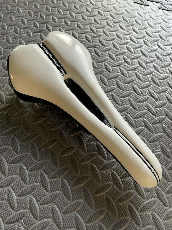 2021 Shimano PRO saddle Carbon For Sale