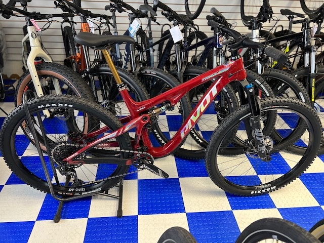 2019 Pivot Trail 429 V2 29er size L For Sale