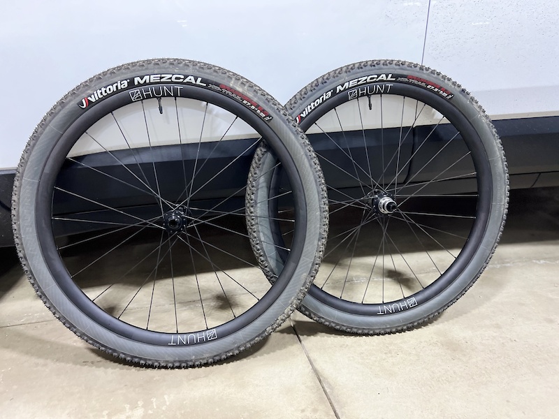 2022 Hunt 650b Adventure Carbon Disc Wheelset Mezcal Tires For Sale