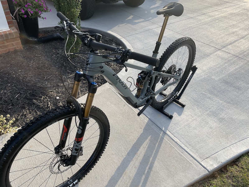 2022 Pivot Shuttle XTR SL For Sale