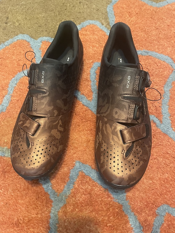 2022 Brand new Shimano rx8 (800) shoes. Size 44 For Sale