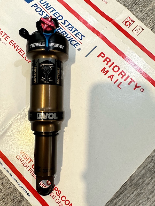 2022 FOX Float DPS Series 3 POS-ADJ 190 x 40 Kashima For Sale