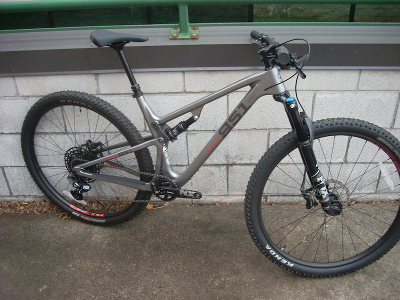 2022 Intense 951 Series XC Medium silver For Sale