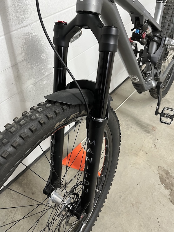 2022 Manitou Mezzer 29 Pro For Sale