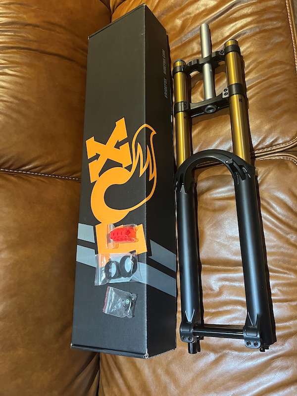 2022 Brand new Flat black fox factory 40 grip2 For Sale