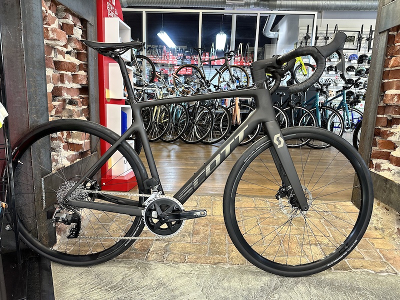 2022 Scott Addict 10 - 56cm size Large For Sale