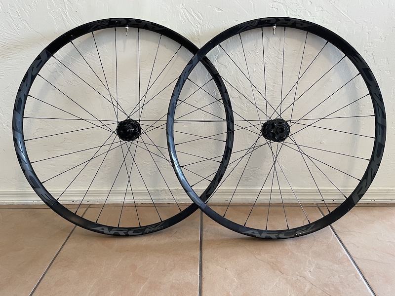 2022 Raceface ARC 27, DT Swiss 350 Wheelset For Sale