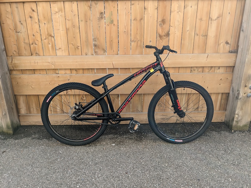 2023 Dartmoor Gamer Intro 26 O/S Glossy Black 30% OFF SALE For Sale