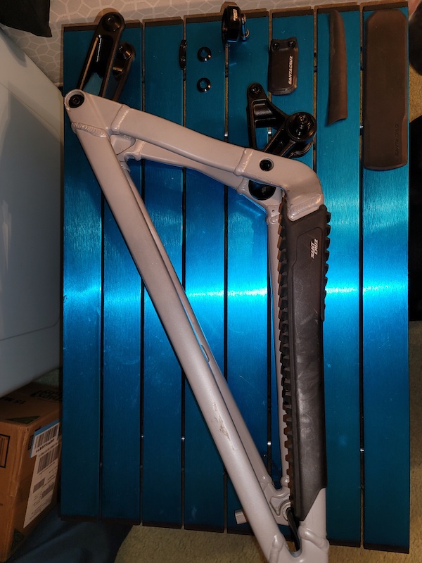 2021 Hightower v2 aluminum rear triangle Complete. For Sale