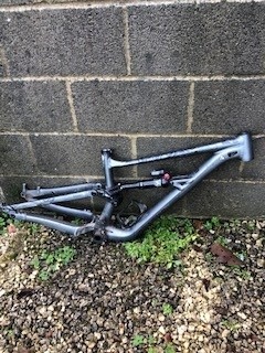 2021 Specialized Status frame and shock For Sale