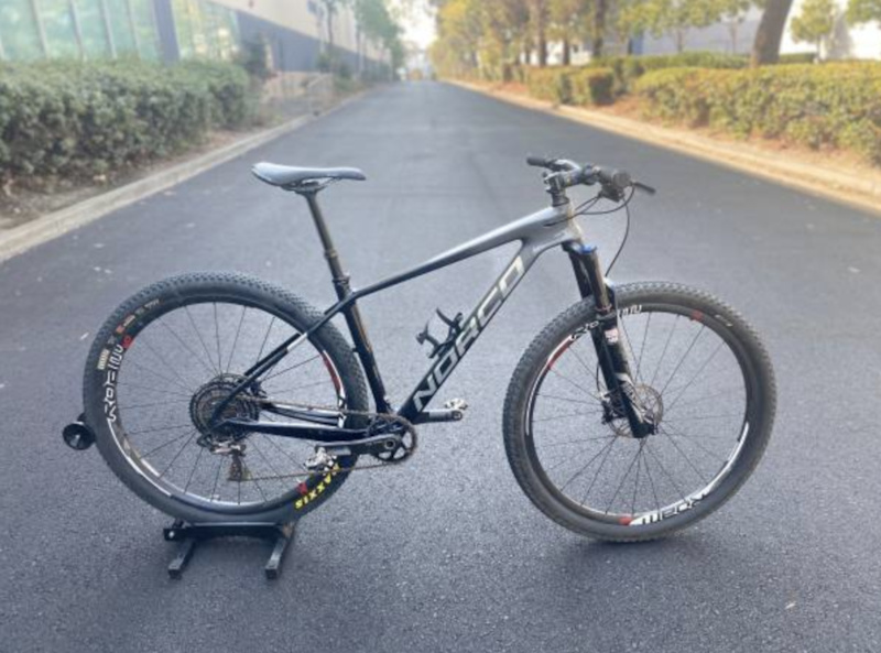 2018 Hardtail NORCO Revolver 29 XC Race-ready (low price) For Sale