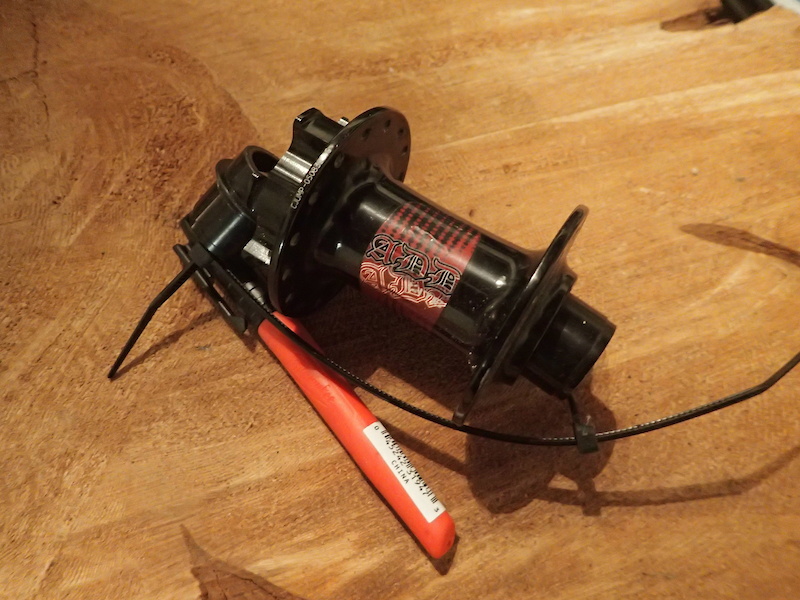 Sun Ringle A.D.D. Light 20mm front hub For Sale