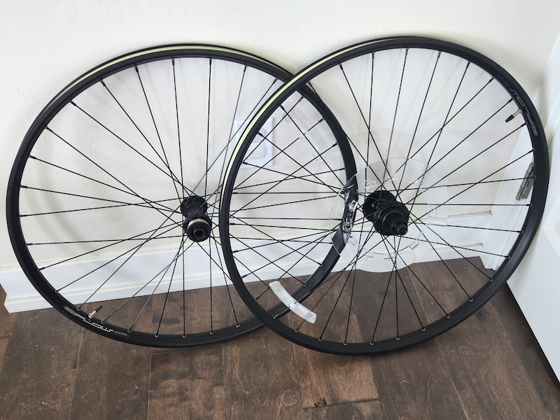 2022 Stan's Flow D 29" wheelset with Shimano MT410 hubs For Sale