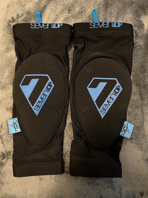 2020 7iDP Knee Pads Size S For Sale