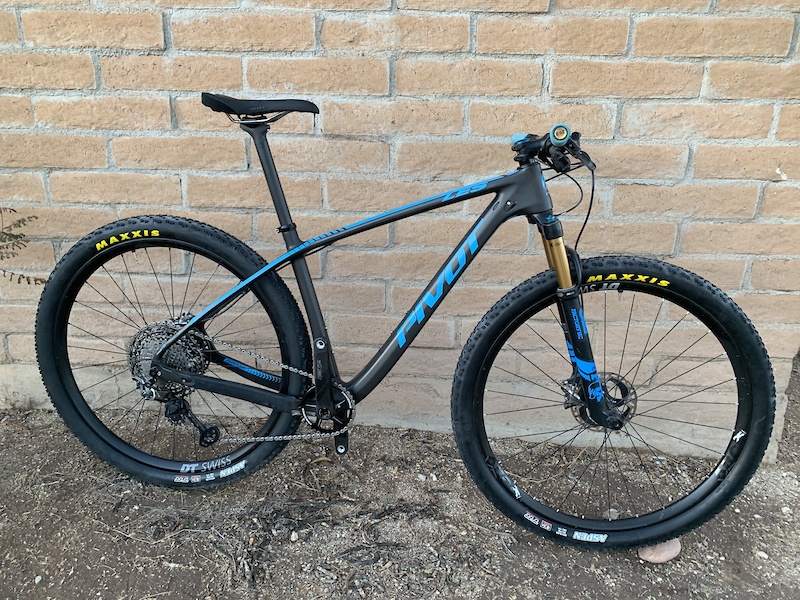 2021 Pivot Les SL Medium XTR 19.2 lbs For Sale