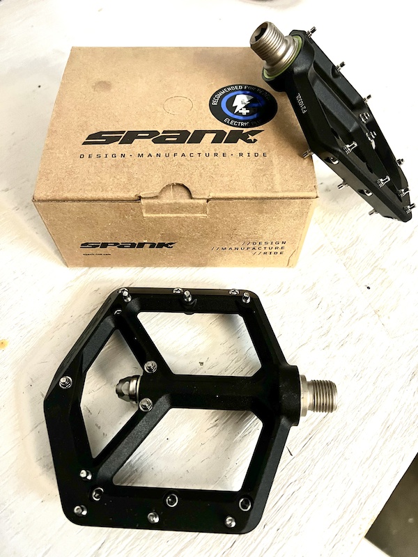 2022 Spank spike pedals black new in box For Sale