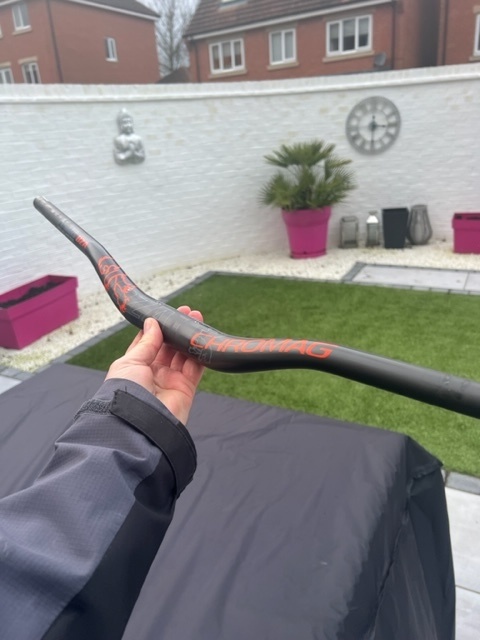 2022 Chromag BZA Carbon Bars. 800mm x 35mm with 15mm Rise For Sale