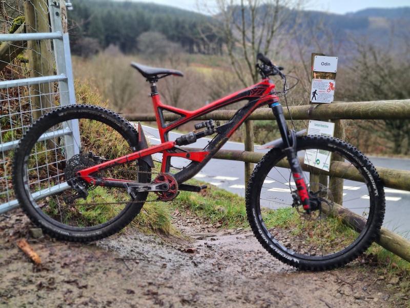 2017 YT Capra Pro Carbon Large Enduro MTB For Sale