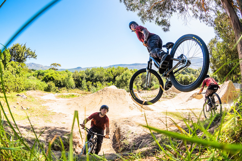 Video: Stylish Sends in Cape Town with Dylan Lamb - Pinkbike