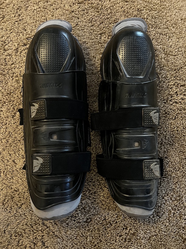 2015 Thor hard shell knee shin pads large For Sale