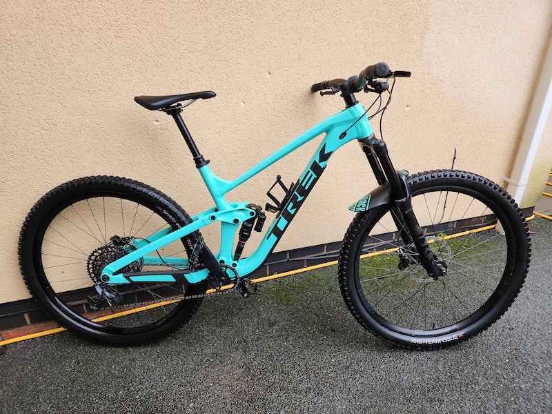 2022 Trek Slash 8 - Size Large For Sale